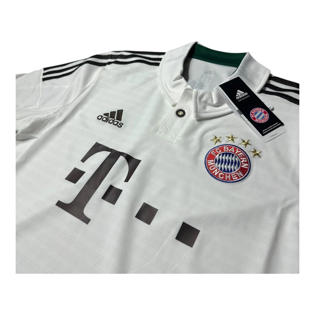FC Bayern Munich 13/14 Away – Kickback